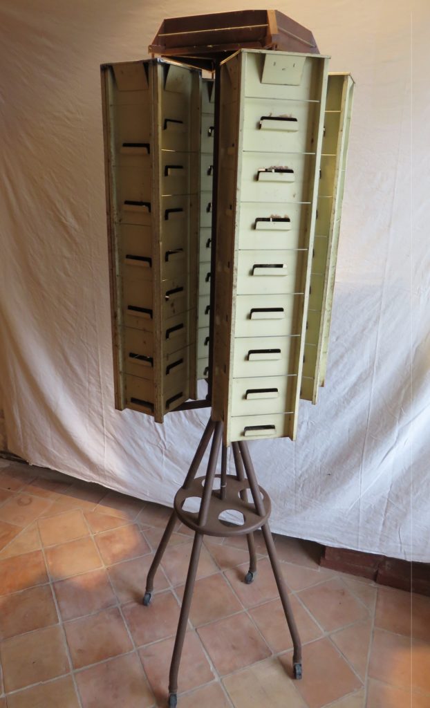 VENDU Présentoir Cartes Postales vintage | PATABRAC